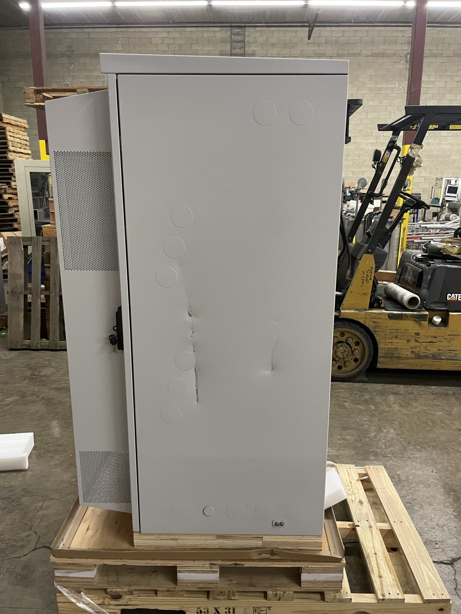 Surplus Enclosure #6160 - UsedShelter.com - Used Telecom Shelters ...