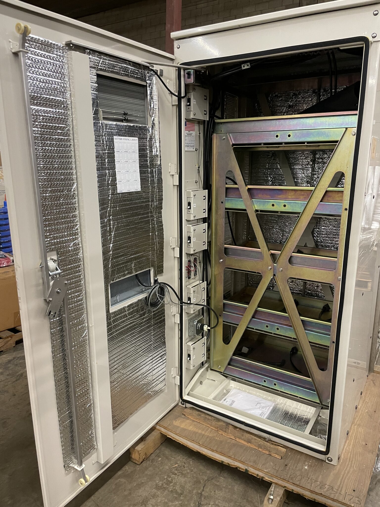 Surplus Emerson Battery Cabinet #675-173 - UsedShelter.com - Used Telecom Shelters & Cabinets ...
